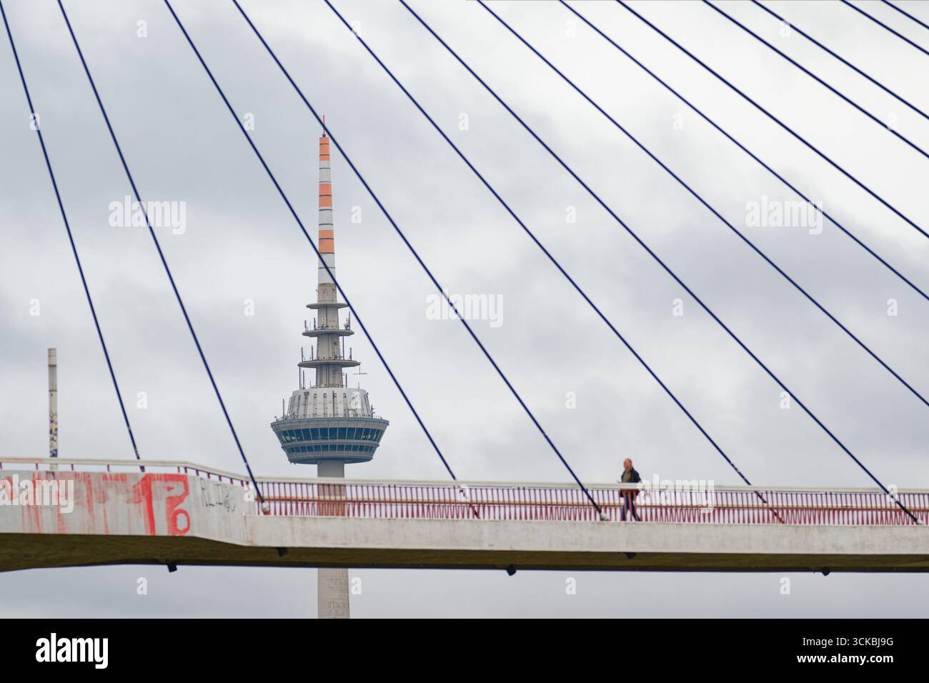 11 September 2025, Baden-Württemberg, Mannheim: A man walks along the ...