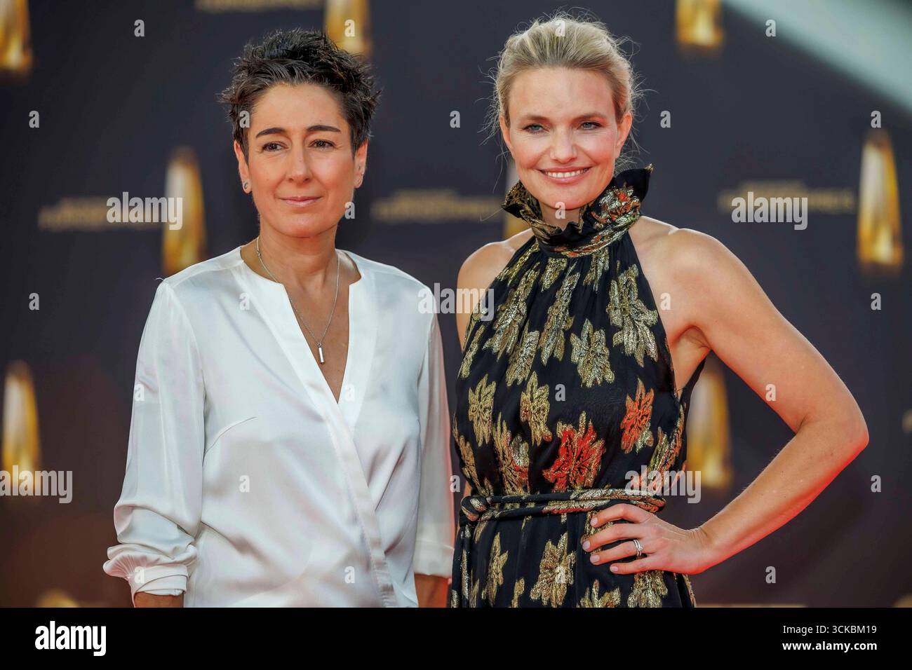 abb Dunja Hayali und Sarah Tacke ZDF zu Gast auf dem roten Teppich bei ...