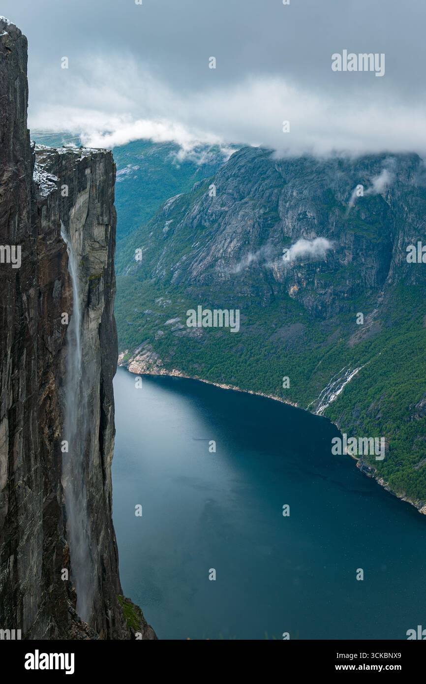 Rugged cliffside shrouded in hi-res stock photography and images - Alamy