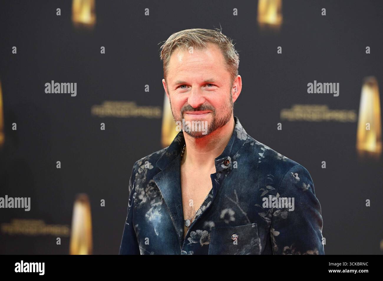 Philipp HOCHMAIR, Schauspieler, Roter Teppich, Red Carpet Show, Ankunft ...