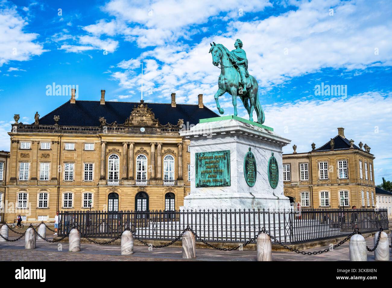 Statue of King Frederik V, with Frederik VIII's Palace beyond, in ...