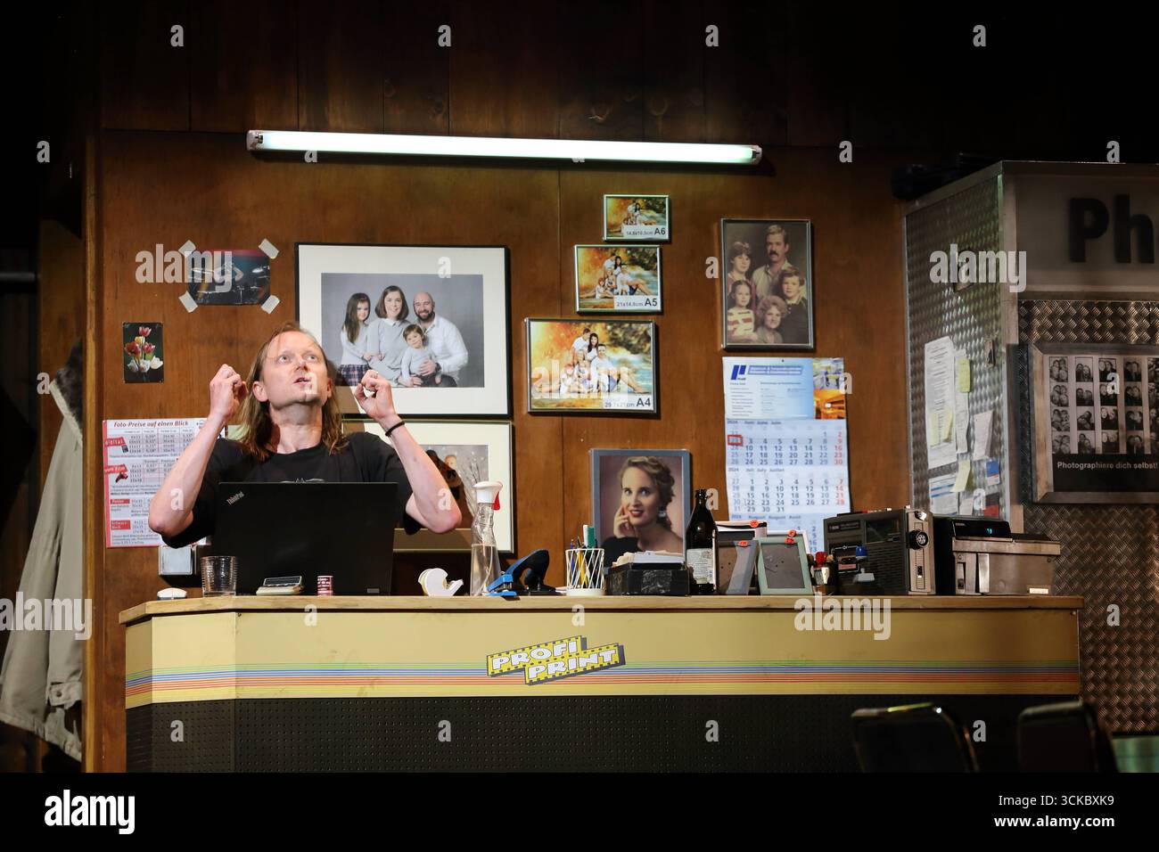 Stefan Stern als Hjalmar Ekdal während der Fotoprobe für Die Wildente ...