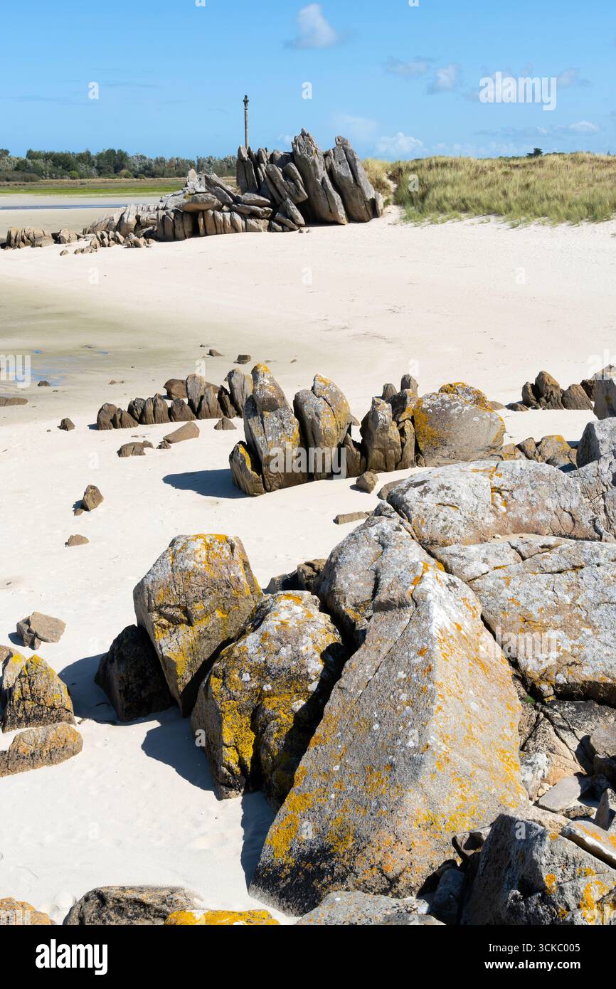 Brittany beach gr34 coastal path hi-res stock photography and images ...
