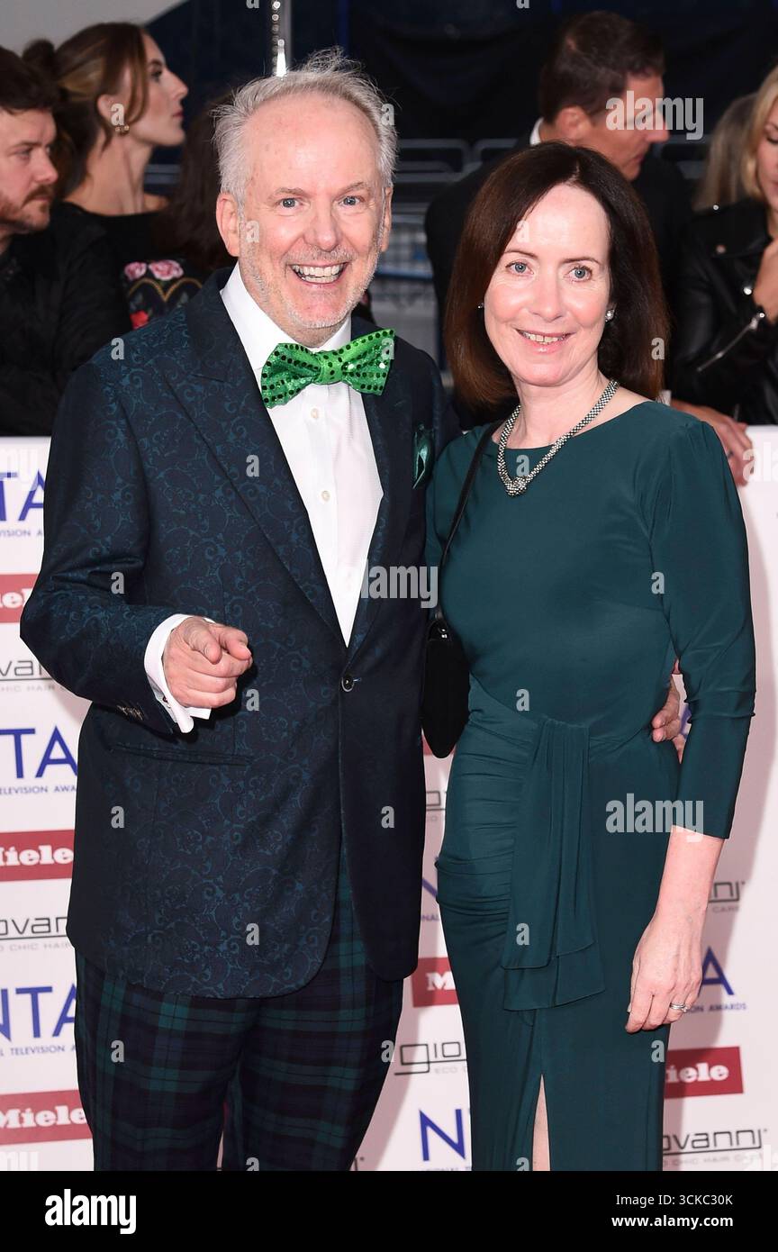 Nick Park mit Ehefrau Mags Connolly bei der Verleihung der 30. National ...