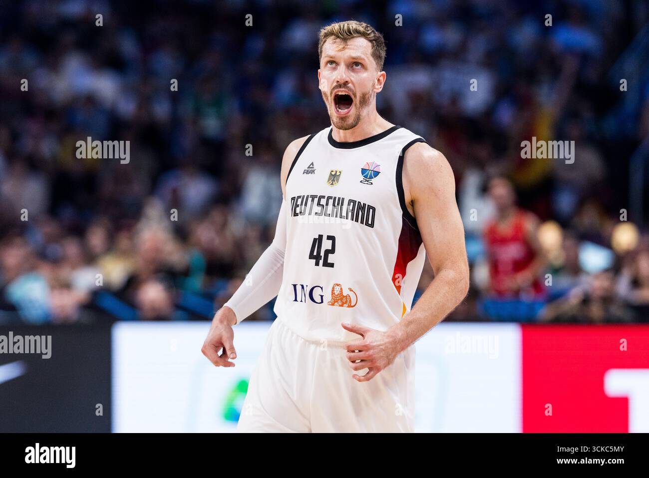 Andreas Obst (Deutschland, 42) br?llt, jubelt FIBA EuroBasket 2025 ...