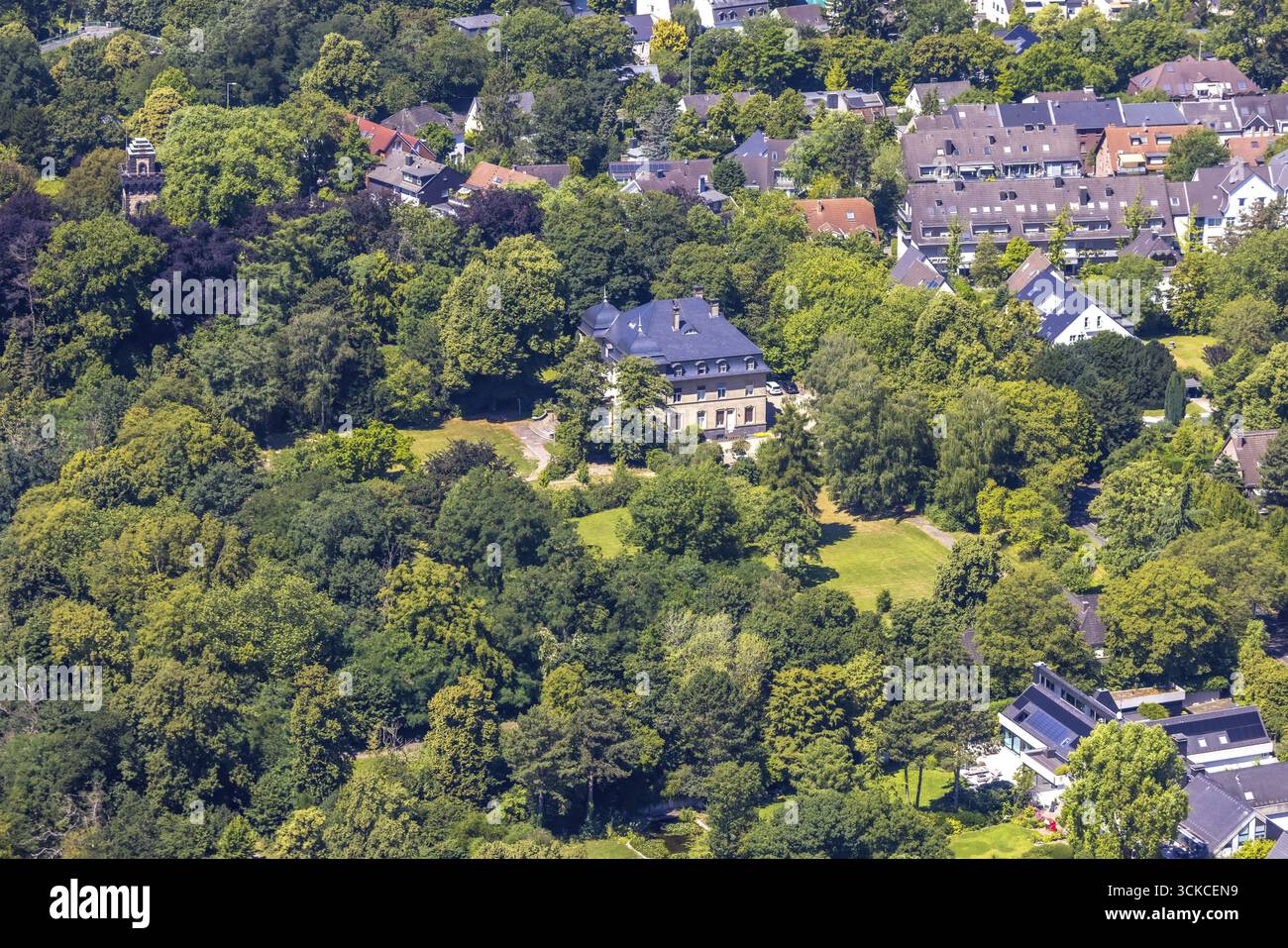 Haus urge residential building in the forest hi-res stock photography ...
