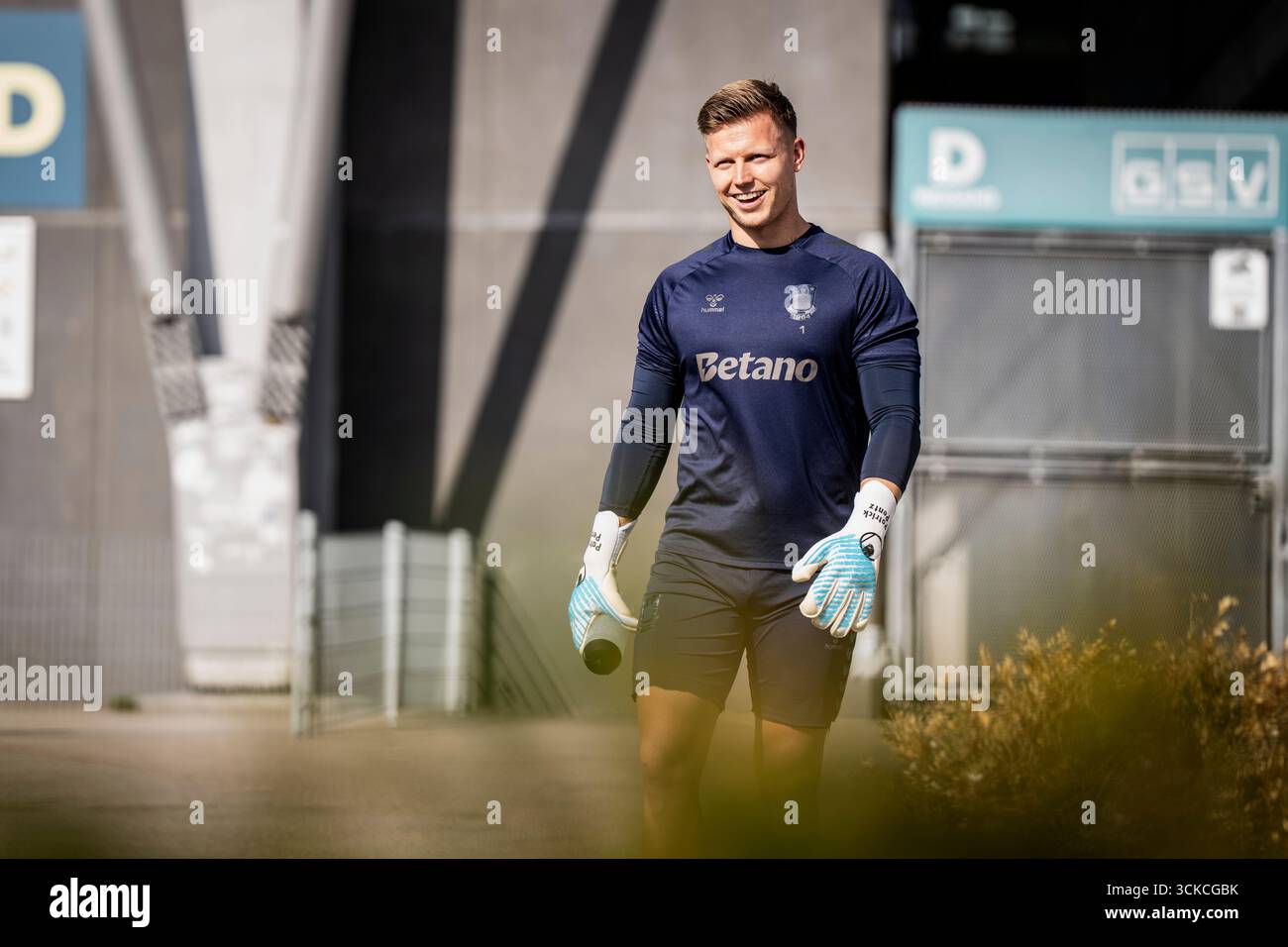 Patrick Pentz from Superliga club Broendby IF trains with new coaches ...