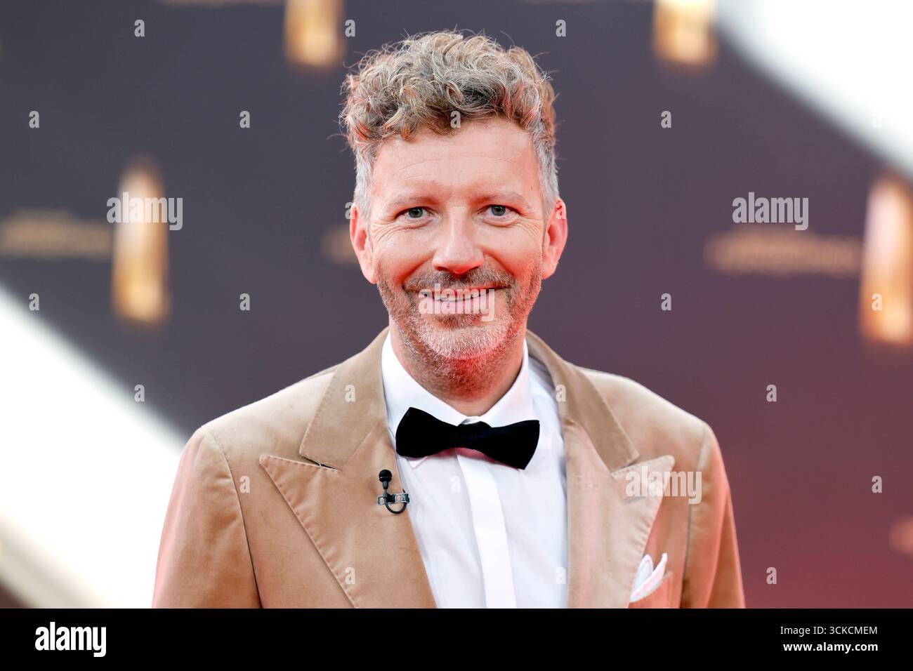 Radiomoderator Thorsten Schorn beim Deutschen Fernsehpreis 2025 in den ...