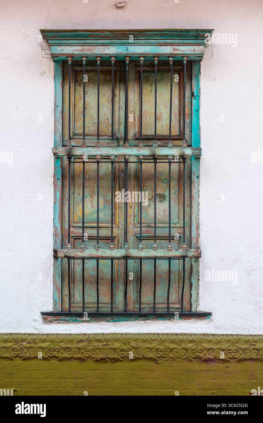 Cali colombia bars hi-res stock photography and images - Alamy