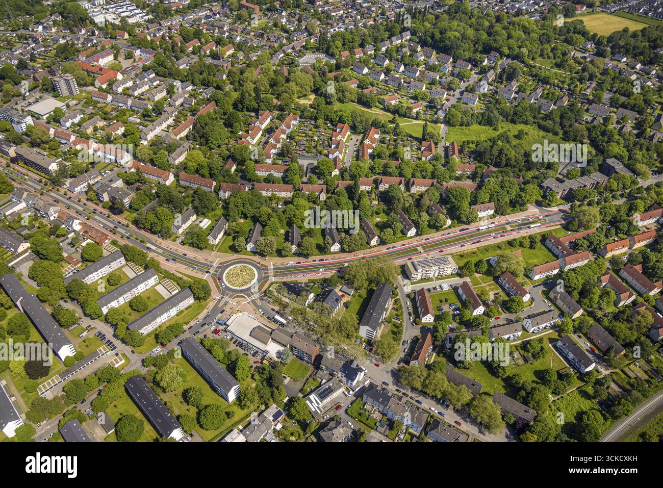 Aerial view, New roundabout Horster Strasse and Wiesmannstrasse, cycle ...
