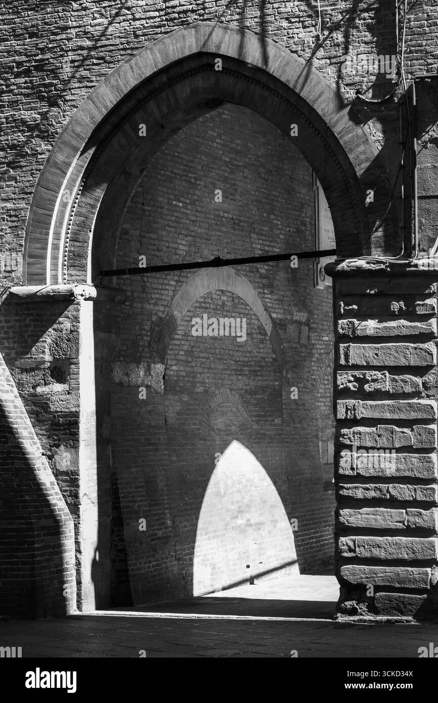 Historic wall Black and White Stock Photos & Images - Alamy