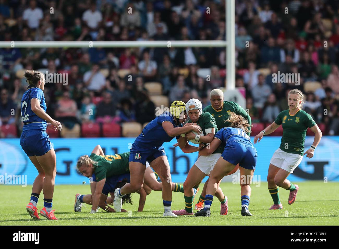 Byrhandre Dolf of South Africa battles with Italy's Beatrice Rigoni and ...