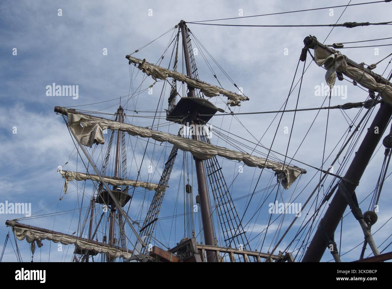 Three masted square rigged hi-res stock photography and images - Alamy
