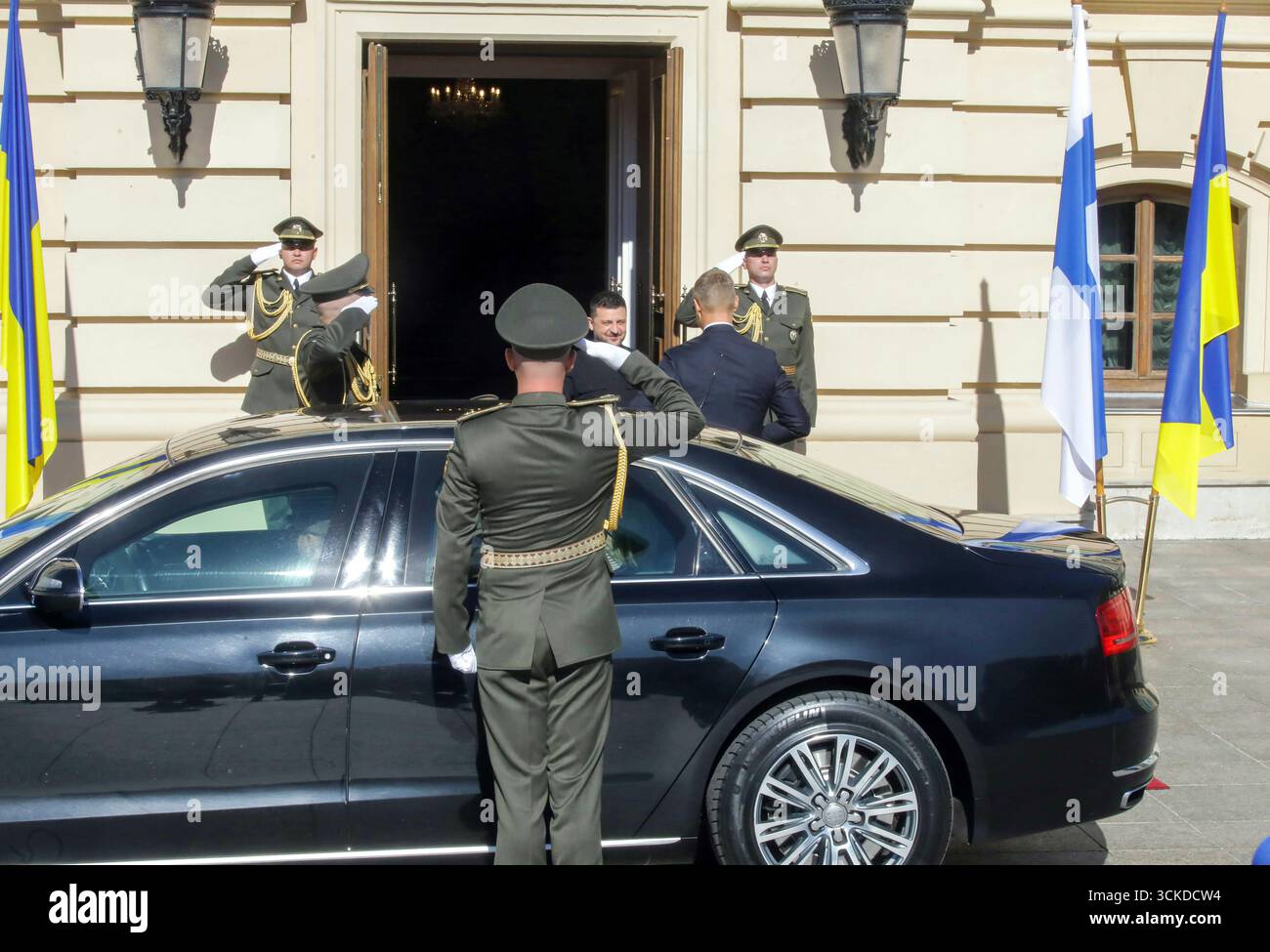 President of Ukraine Volodymyr Zelenskyy (C) welcomes President of ...