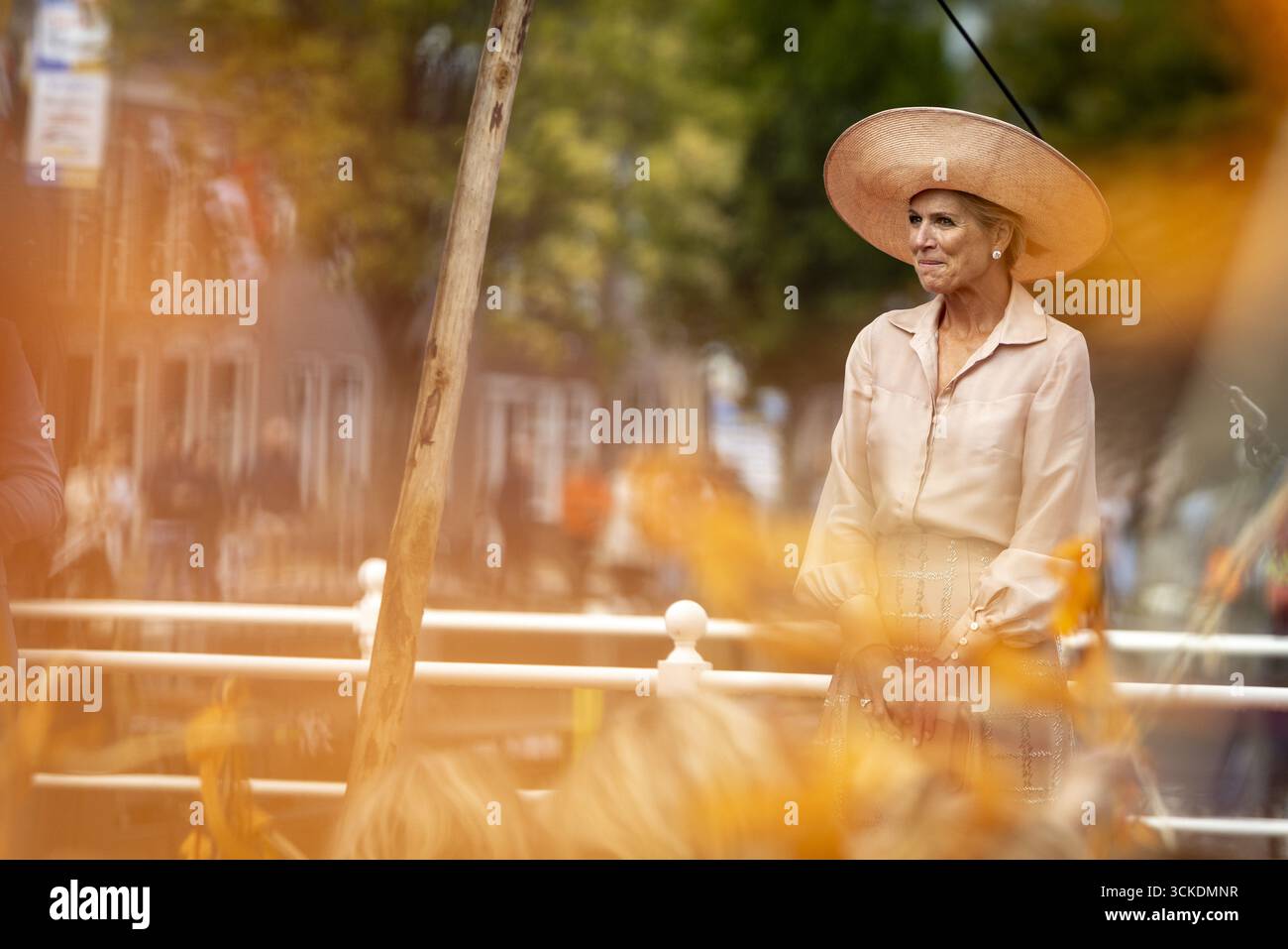 GENEMUIDEN - Queen Maxima arrives for the opening of the Carpet Museum ...