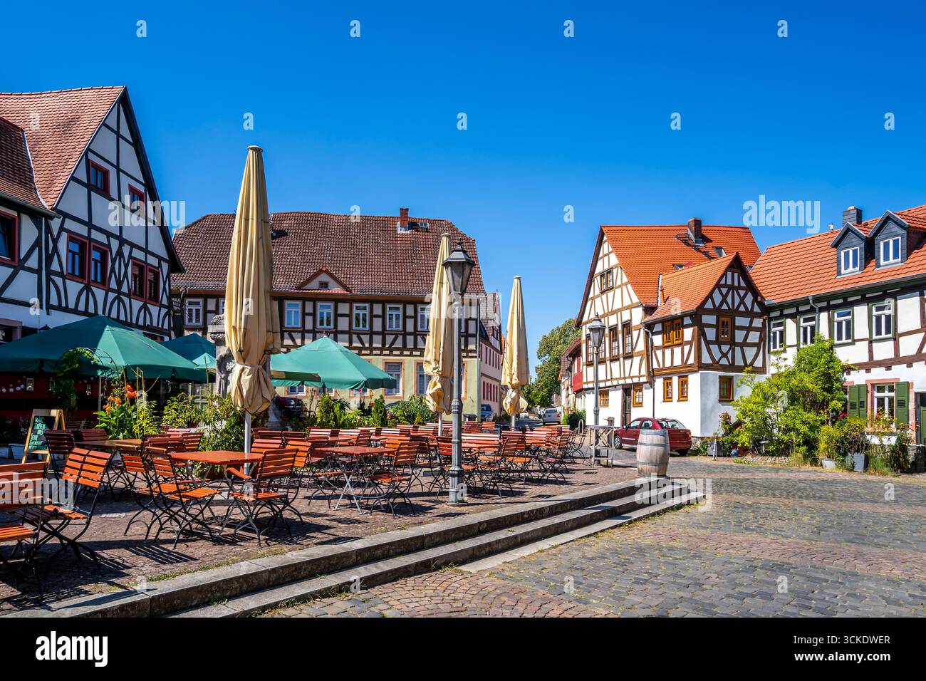 Cardinal volk square hi-res stock photography and images - Alamy