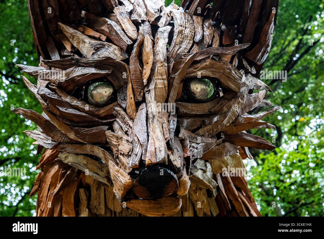 Lowarnes, a six-metre tall sculpture of a leaping fox made from ...