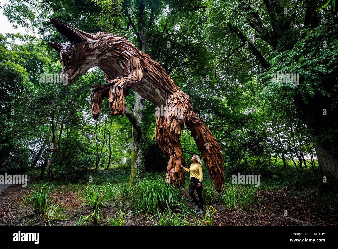 Lowarnes, a six-metre tall sculpture of a leaping fox made from ...