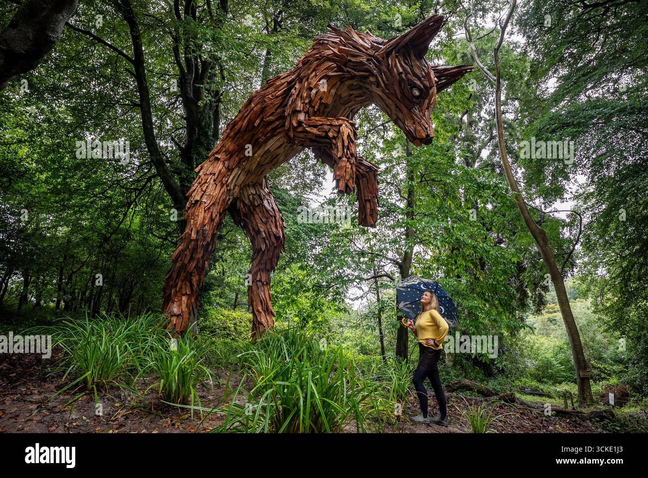 Lowarnes, a six-metre tall sculpture of a leaping fox made from ...