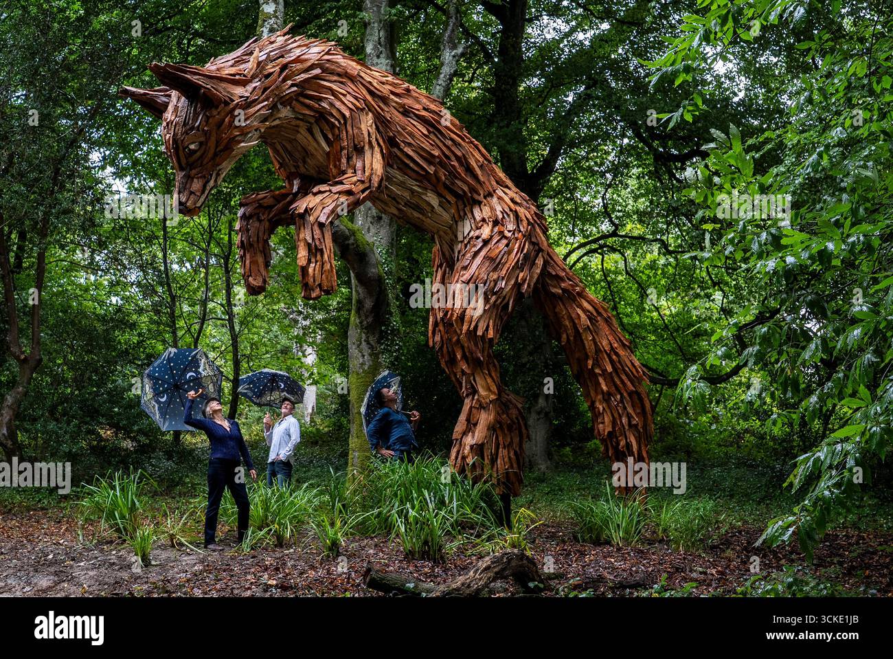 Lowarnes, a six-metre tall sculpture of a leaping fox made from ...