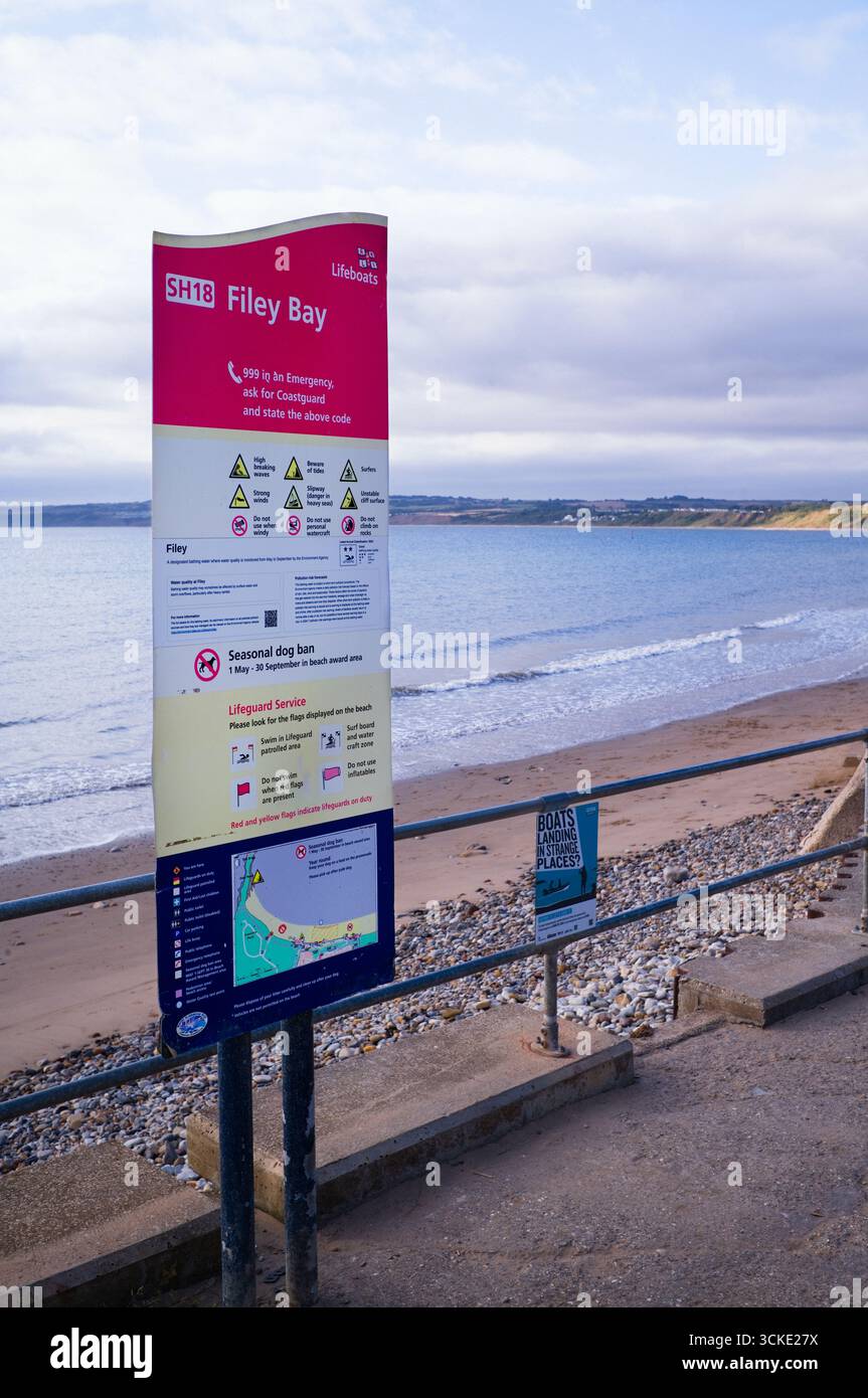Access point SH18 signage at Filey Bay Stock Photo - Alamy