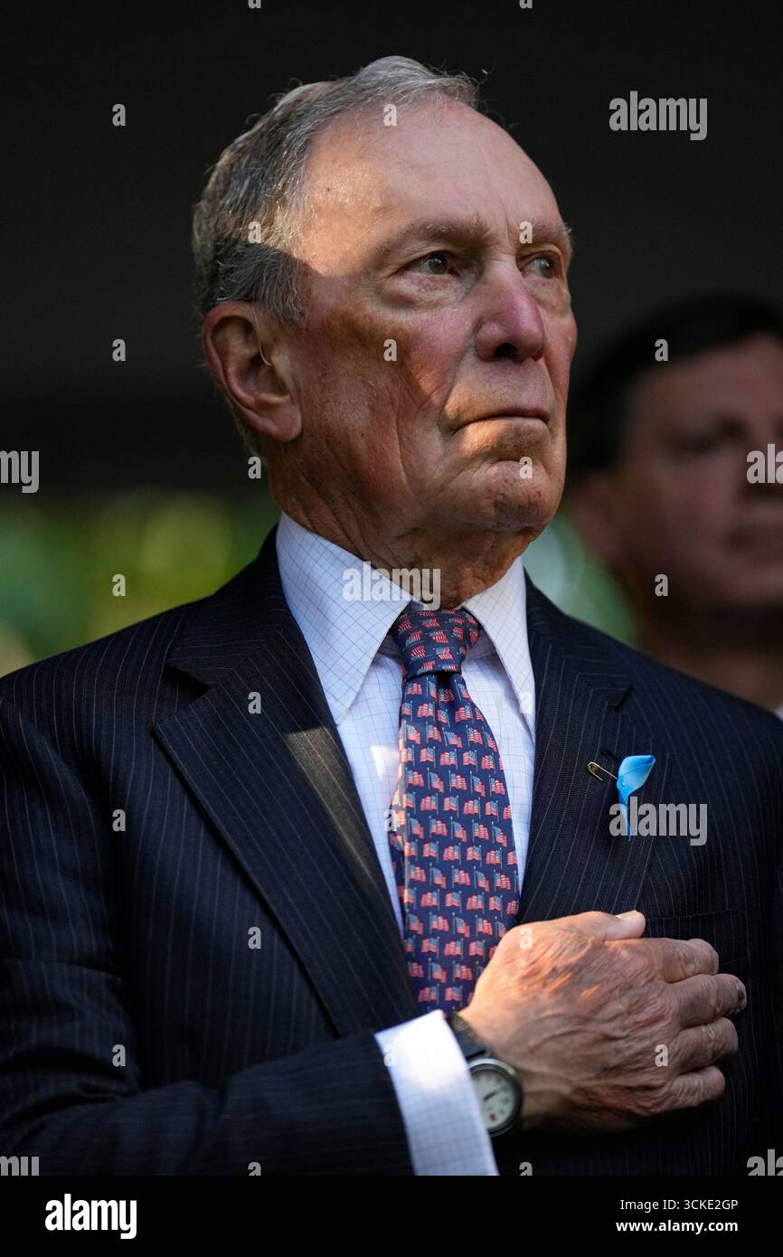 Former NYC mayor Michael Bloomberg participates in a ceremony ...