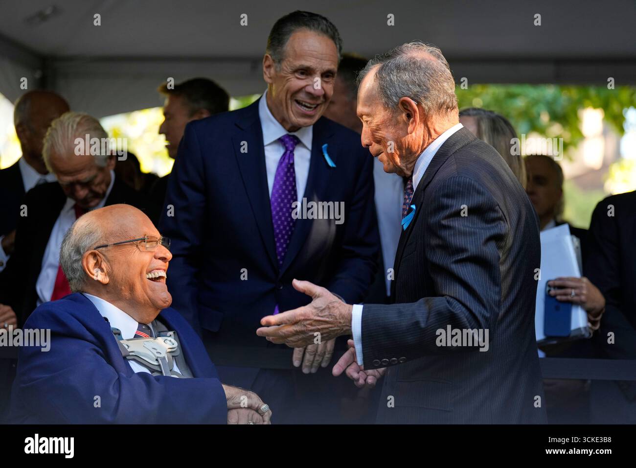 Former NYC mayors Rudy Giuliani, left, and Michael Bloomberg, right ...