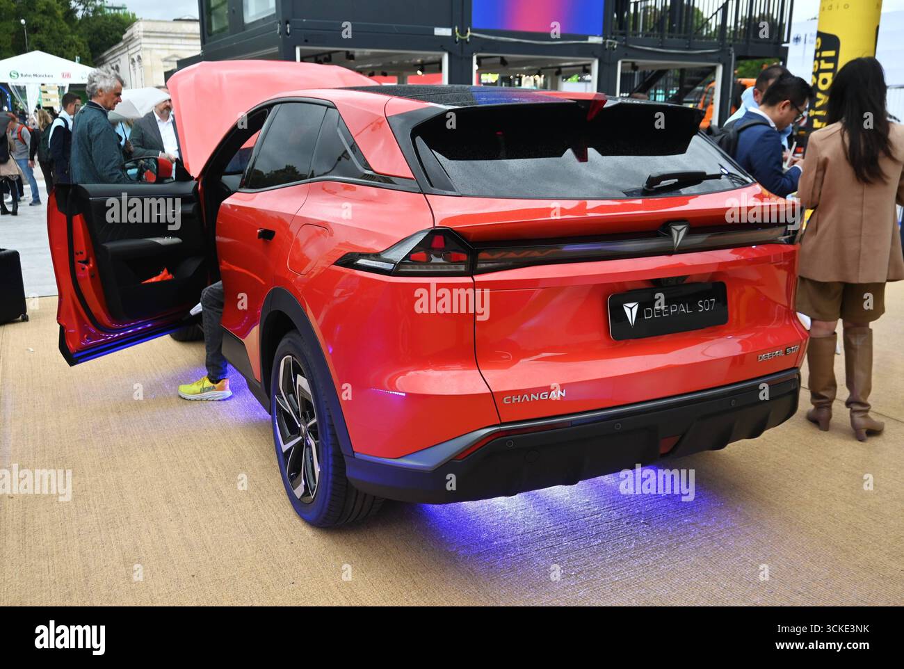 Die Internationale Automobil-Ausstellung, kurz IAA, ist eine der ...