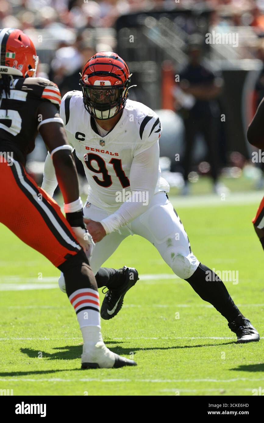 Cincinnati Bengals defensive end Trey Hendrickson (91) rushes in ...