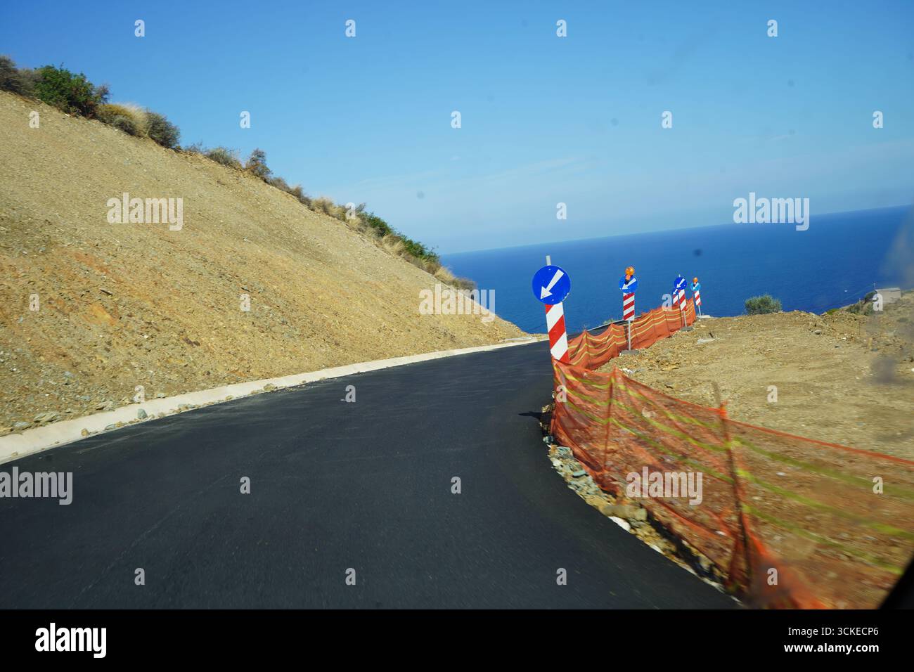 New asphalt surface main hi-res stock photography and images - Alamy