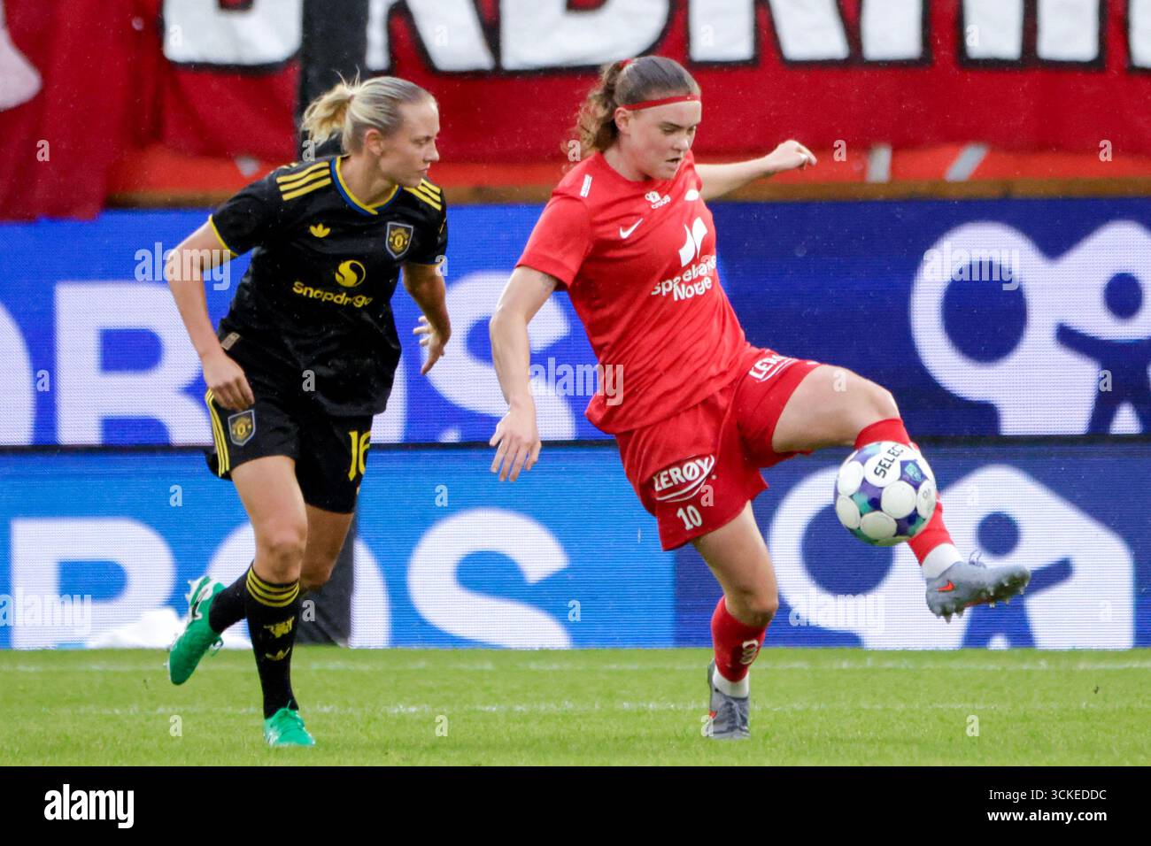 Bergen 20250911. Manchester United's Lisa Fjeldstad Naalsund and Brann ...