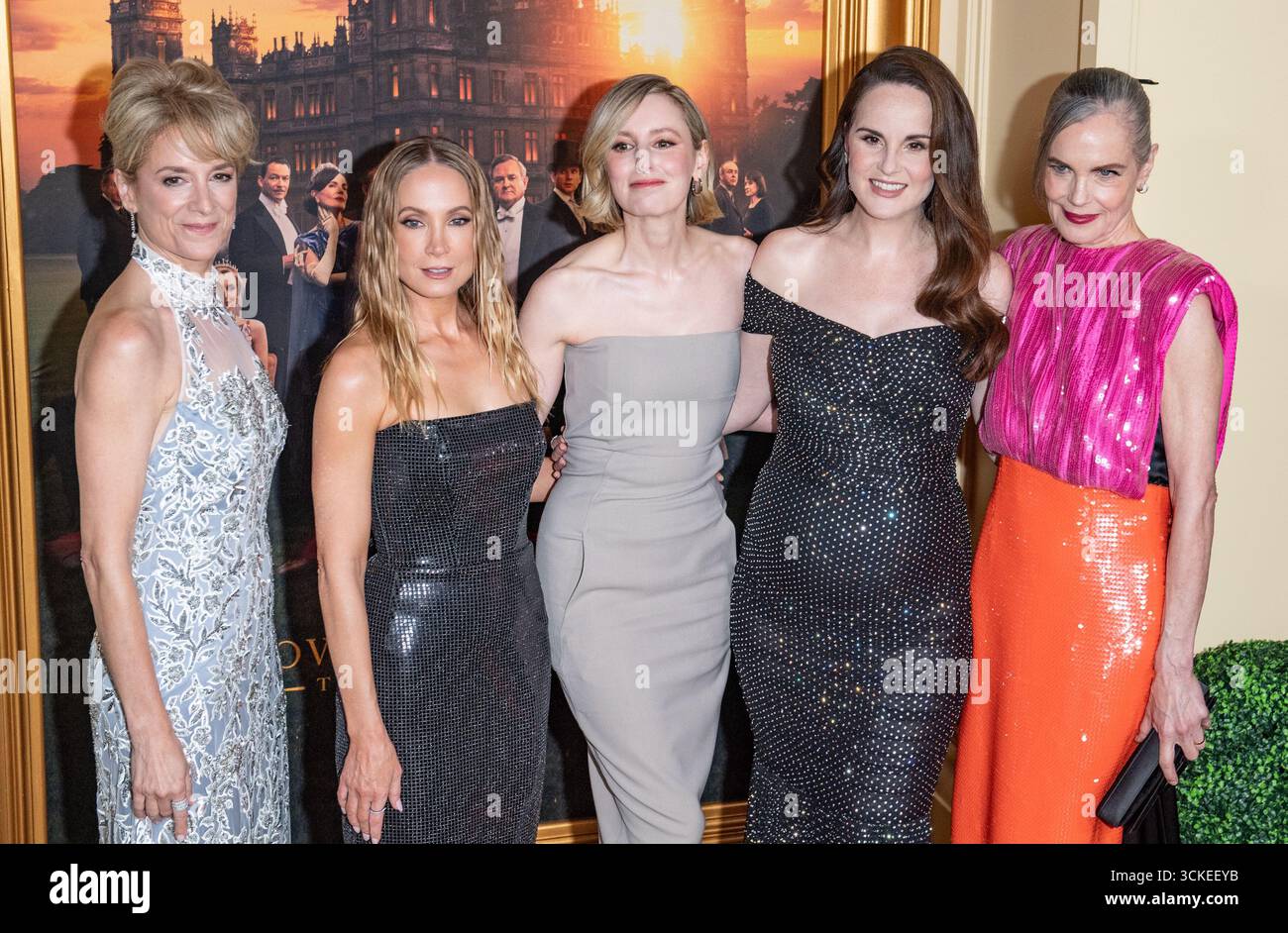 Raquel Cassidy, Joanne Froggatt, Laura Carmichael, Michelle Dockery and ...