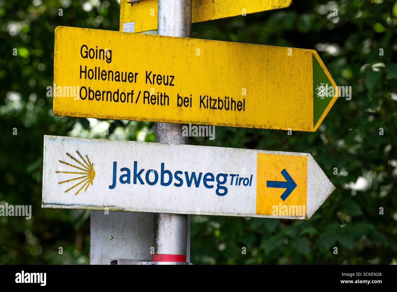 Wegweiser Jakobsweg und Wanderwege, Going, Tirol, Österreich ...