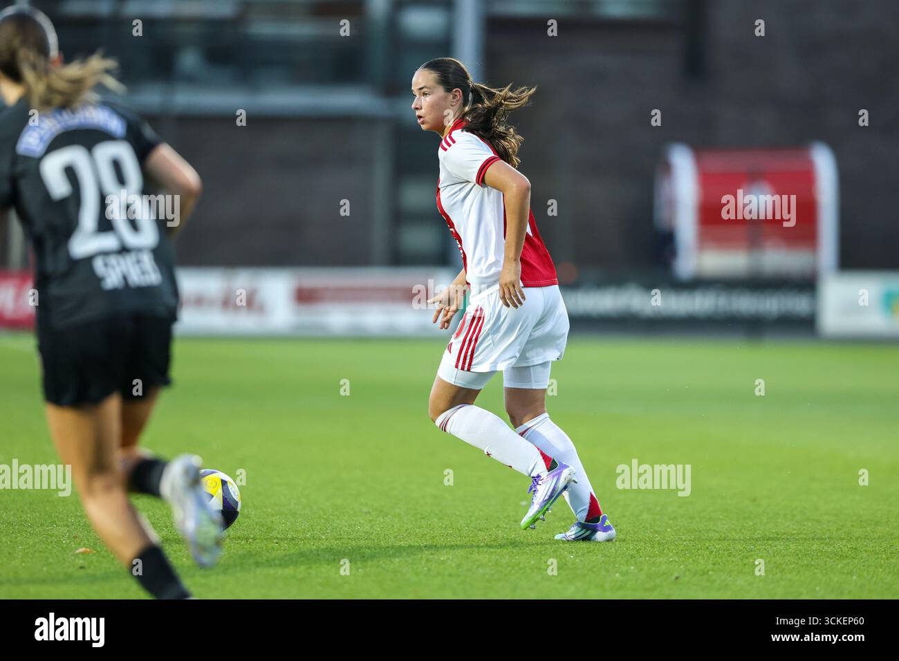 Amsterdam, Netherlands, September 11th 2025: Renee van Asten (5 AFC ...
