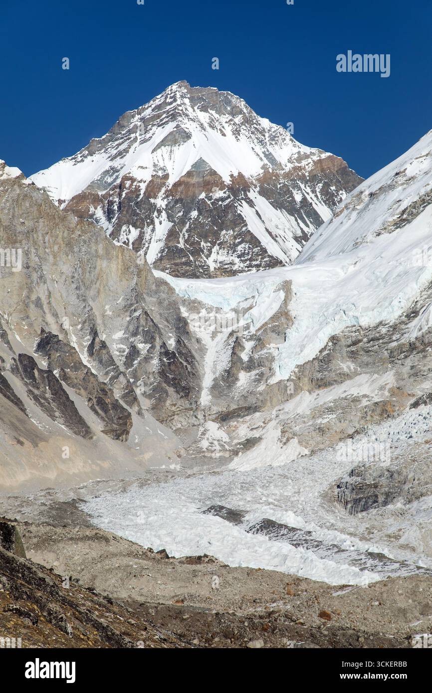 Mount Changtse 7543 m and Khumbu glacier, mount Everest base camp ...