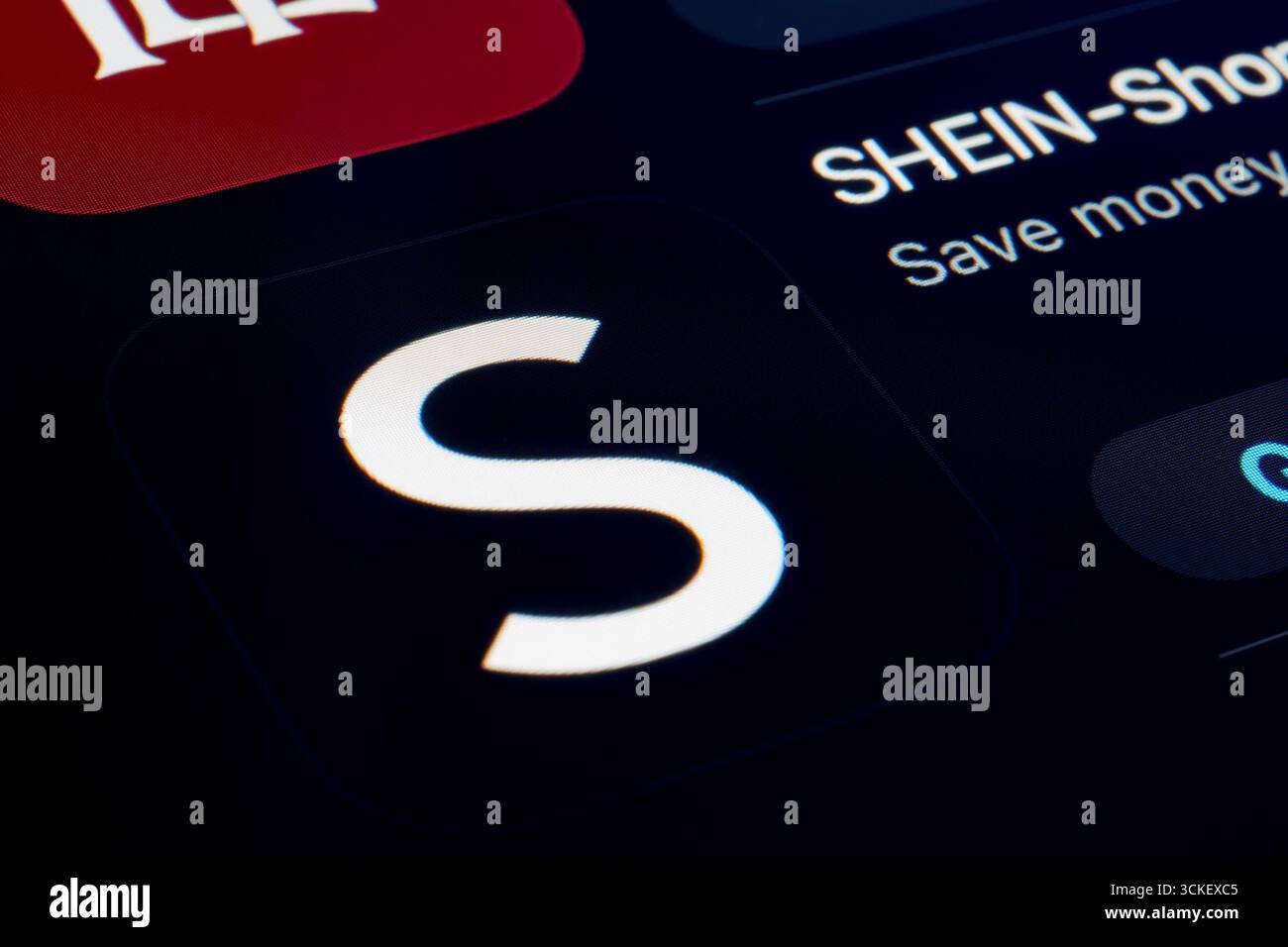 Shein online hi-res stock photography and images - Alamy