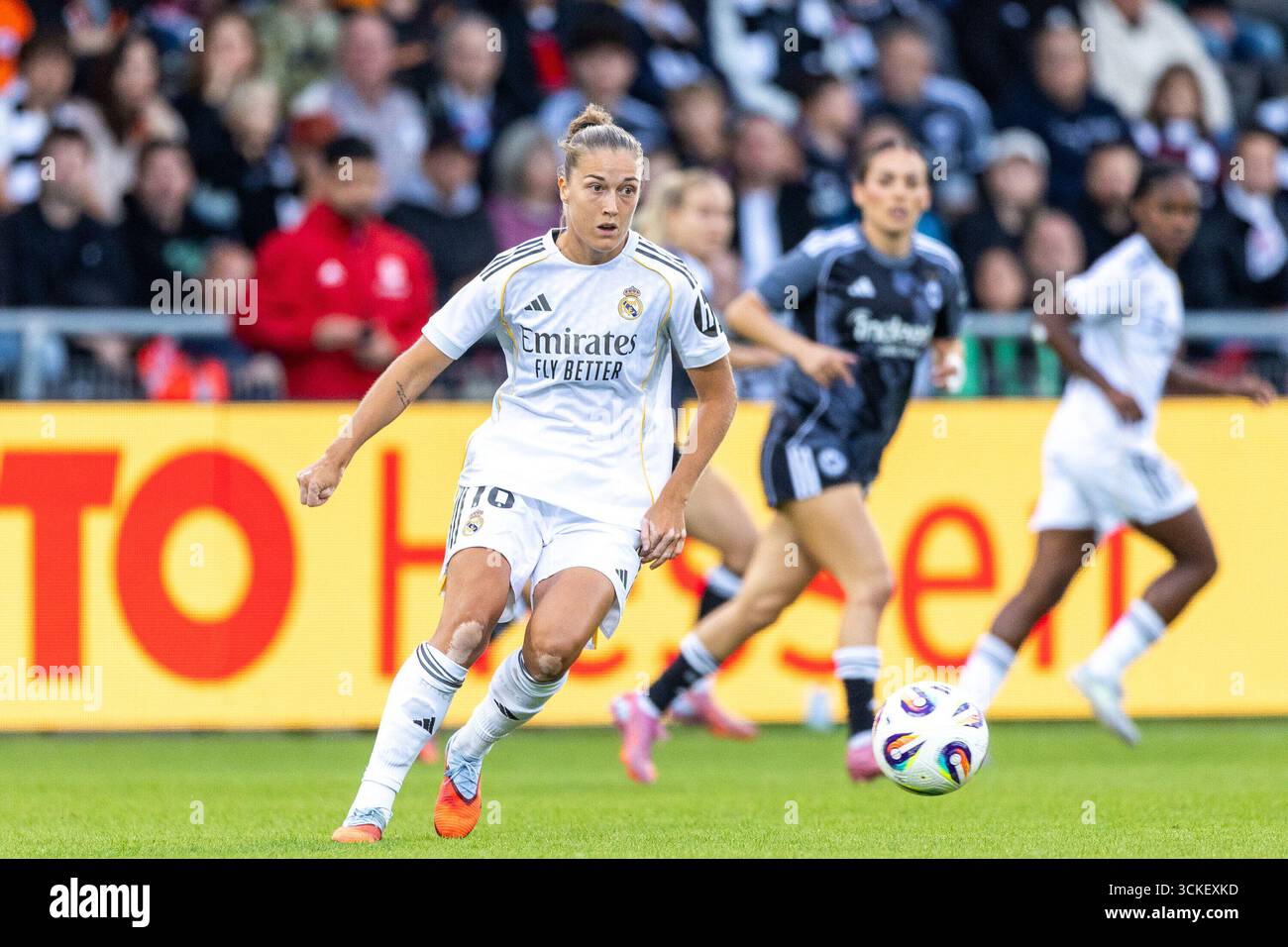 Filippa Angeldahl (Real Madrid, 16) mit Ball; Hinspiel der UEFA Women?s ...