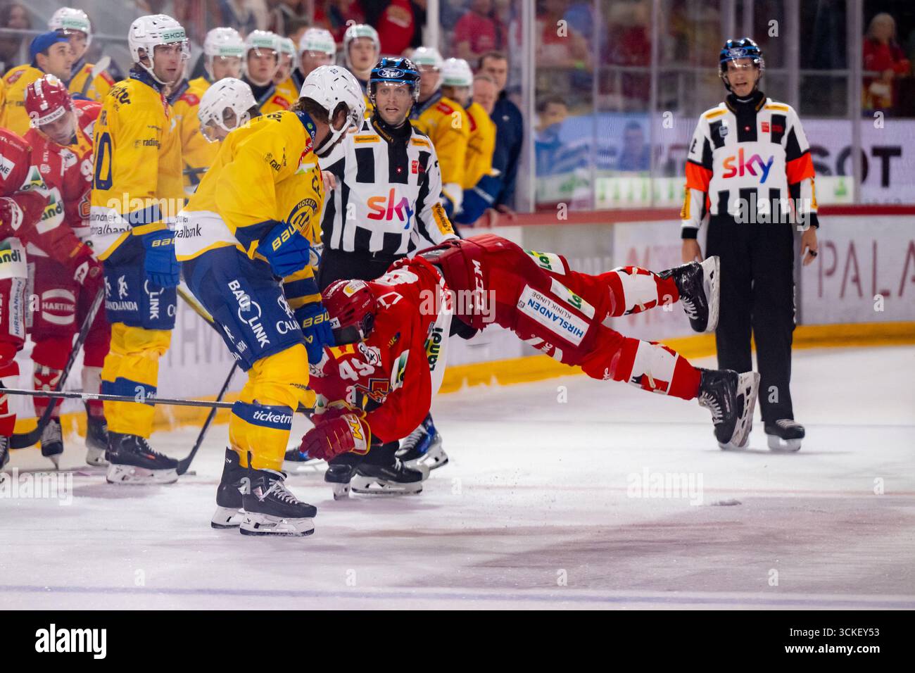 11/09/2025, Biel/Bienne, Tissot Arena, NL: EHC Biel-Bienne - HC Davos ...