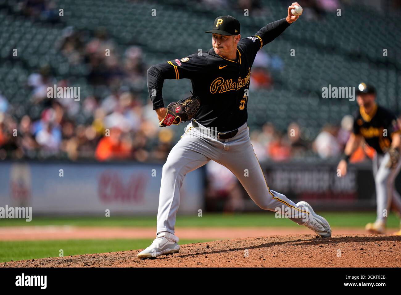 Pittsburgh Pirates relief pitcher Evan Sisk delivers during the seventh ...