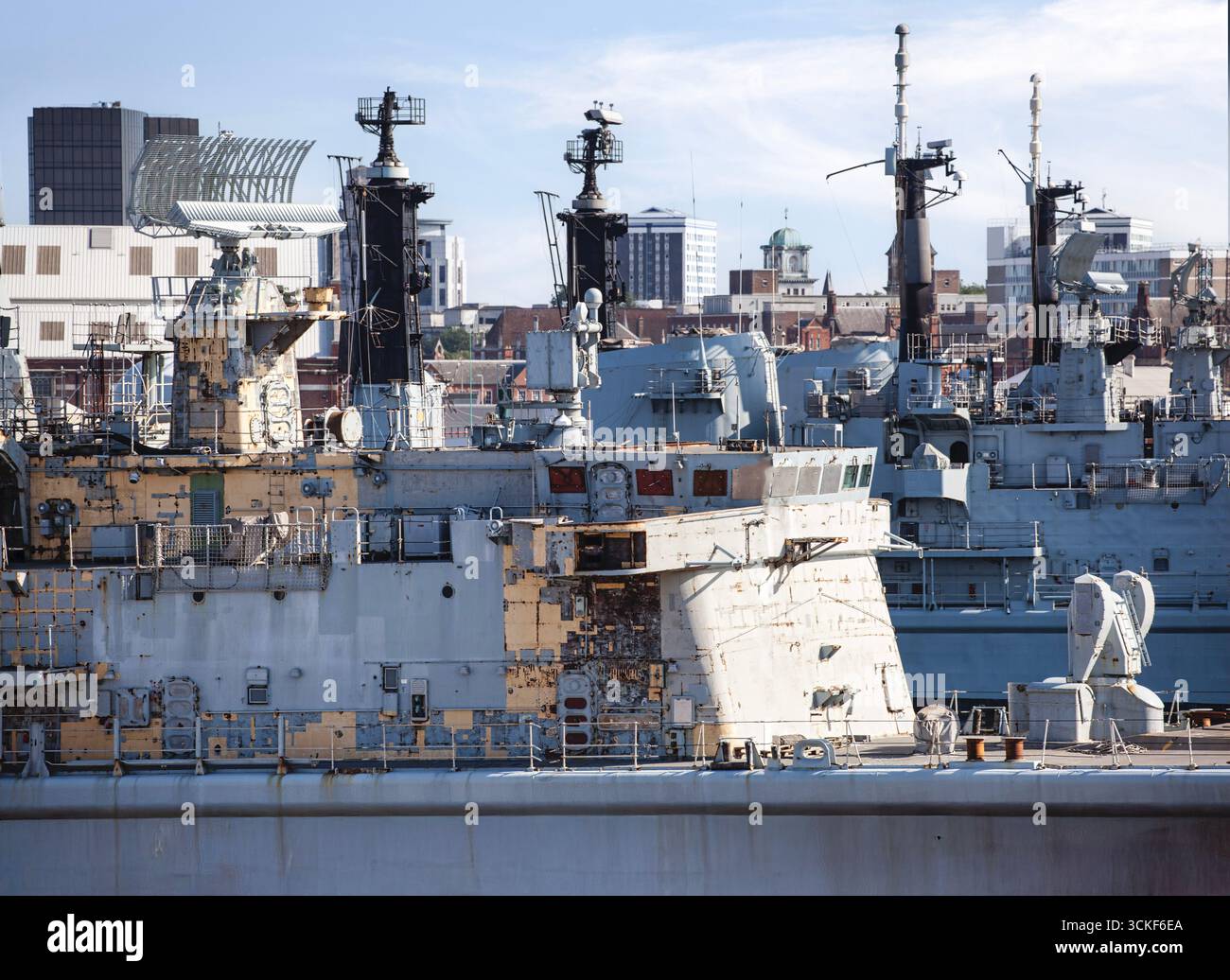 Type 42 destroyers being scrapped in Portsmouth Stock Photo - Alamy