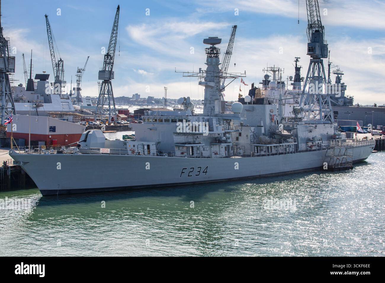 Type 23 frigate equipment hi-res stock photography and images - Alamy