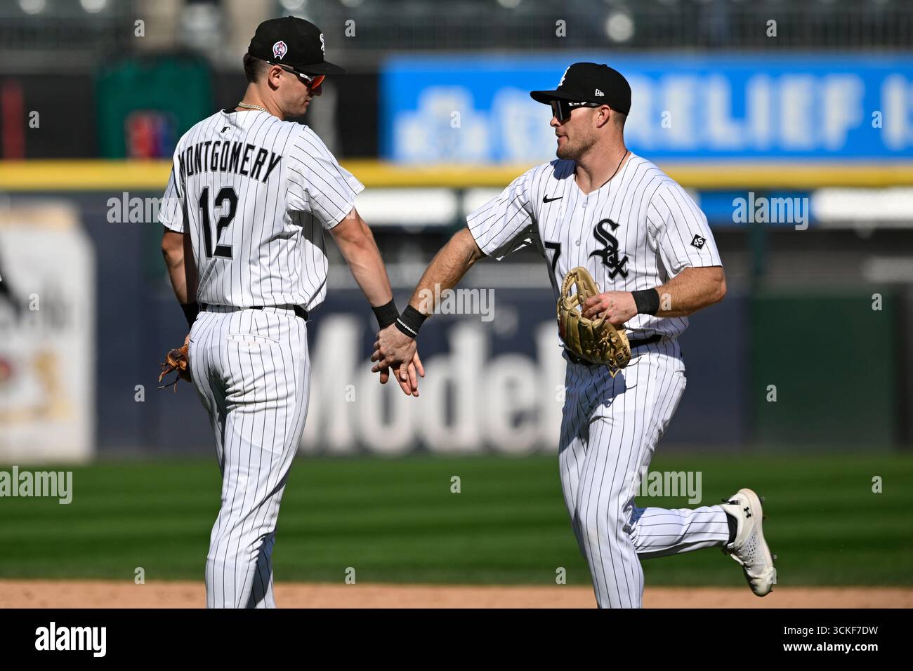 Chicago White Sox's Colson Montgomery (12) celebrates with teammate ...