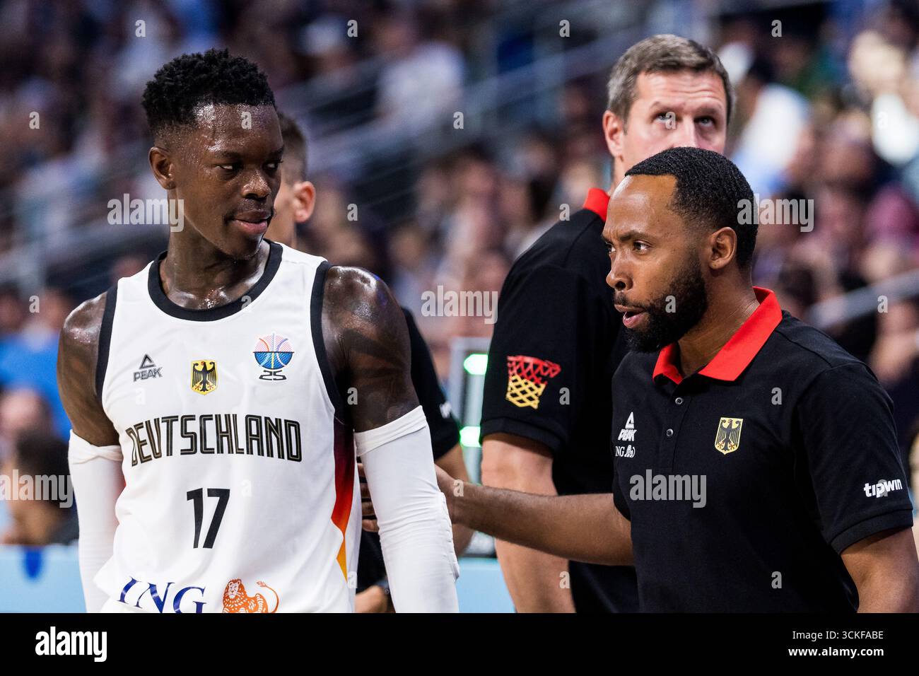 Dennis Schr?der (Deutschland, 17) mit Randy Gregory (Co-Trainer ...