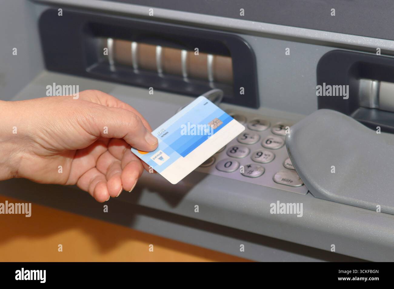 Atm karte hi-res stock photography and images - Alamy