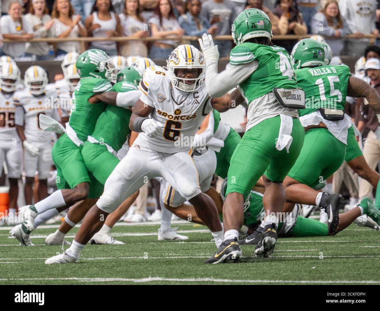 KALAMAZOO, MI - SEPTEMBER 06: Western Michigan Broncos safety Joey Pope ...