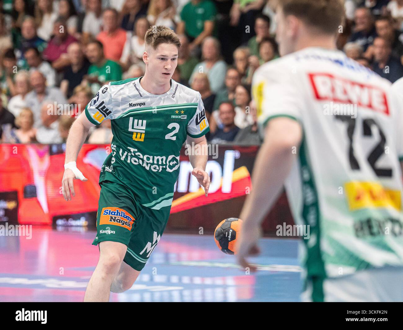 Oskar Neudeck (Frisch Auf Goeppingen, #02) mit Tempo am Ball, Frisch ...
