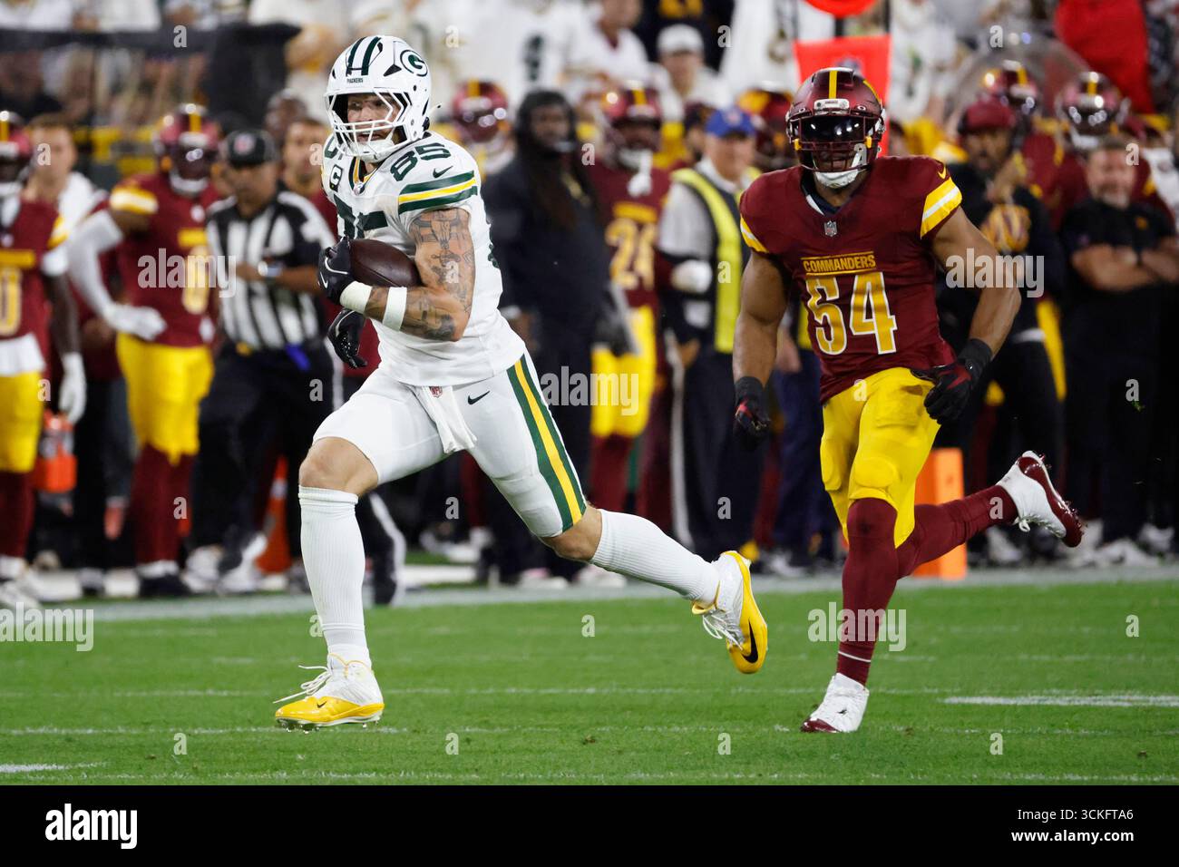 Green Bay Packers tight end Tucker Kraft (85) runs with the ball after ...