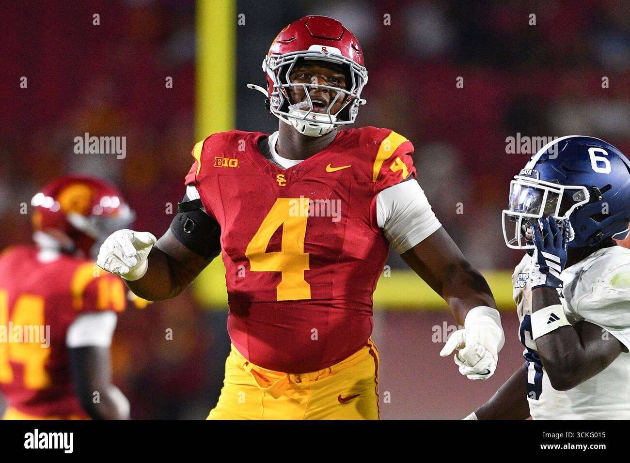 LOS ANGELES, CA - SEPTEMBER 06: USC Trojans defensive end Jahkeem ...