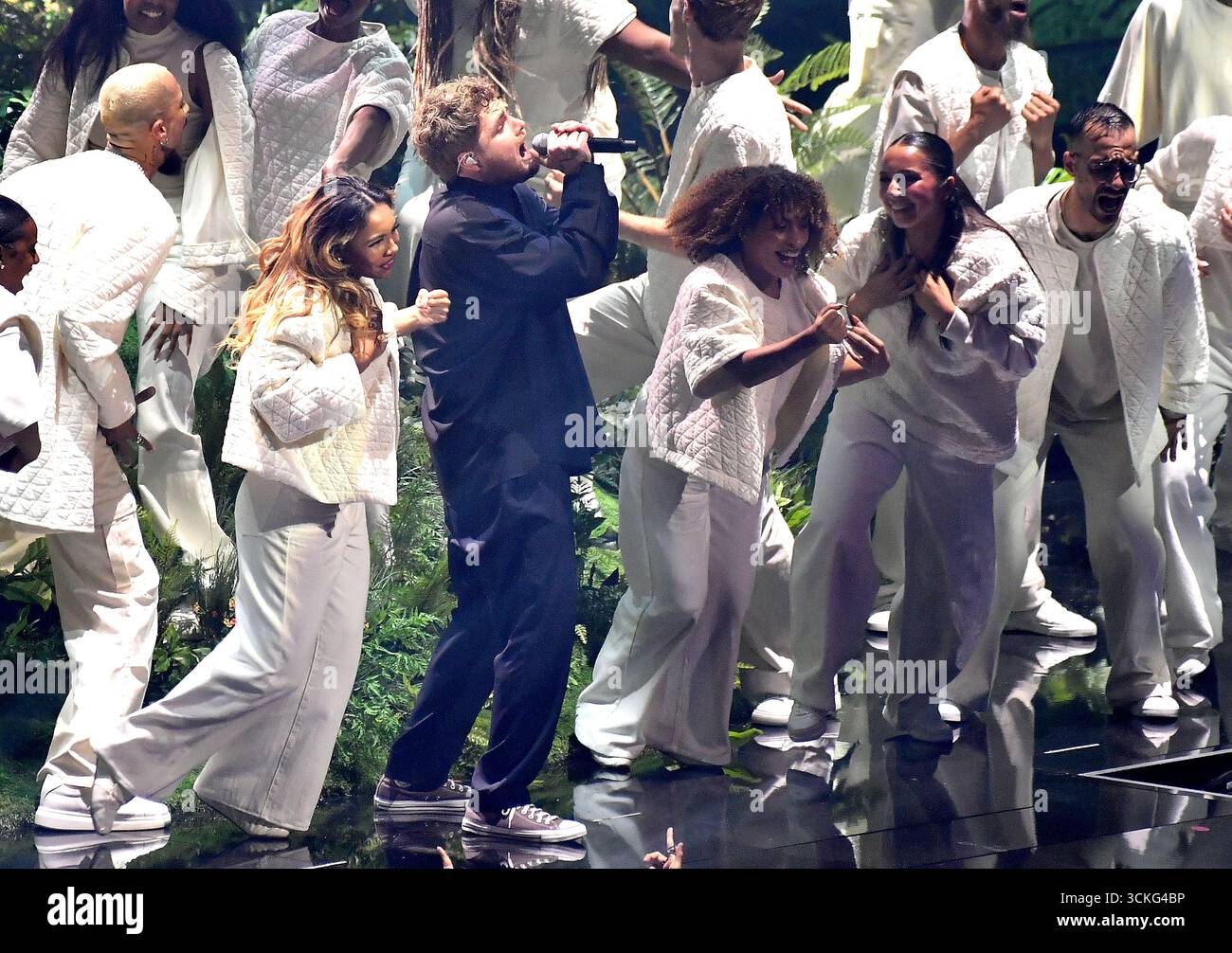 Alex Warren performs onstage during the 2025 MTV Video Music Awards at ...