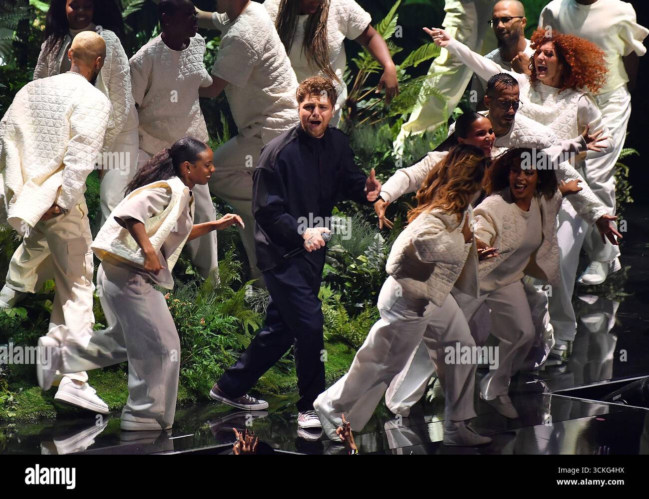 Alex Warren performs onstage during the 2025 MTV Video Music Awards at ...